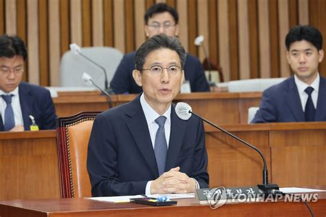 답변하는 서경환 대법관 후보자 연합뉴스