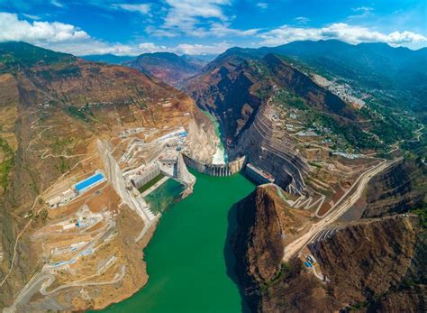 全球在建最大水电站白鹤滩：300米级高拱坝抗震参数世界第一如何造就？ 封面新闻