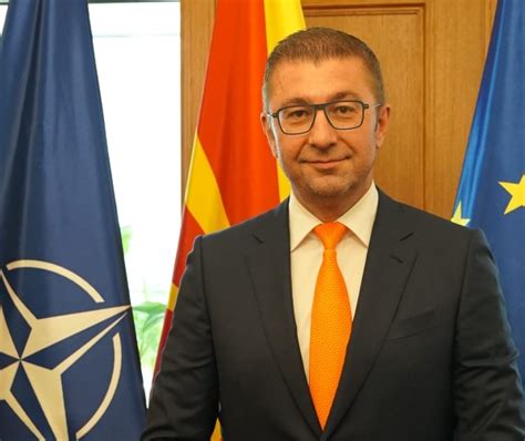 МИЦКОСКИ Честит празник на сите војници Denesen Mk