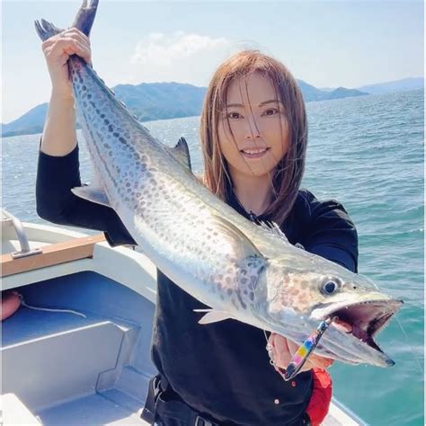 Mayuko Threads Say More