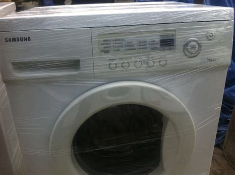 Geobazroba Ge წარმოგიდგენთ თანამედროვე ტექნოლოგიების მიხედვით შექმნილ ბეტონის იატაკებს გვაქვს