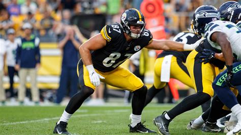 Former Youngstown State University And Pittsburgh Steelers Tight End