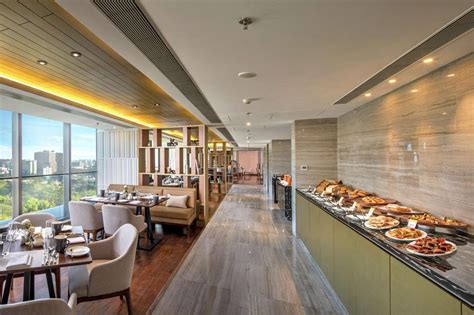 Doubletree By Hilton Ahmedabad Hotel 5⋆ Save Online On Your Stay In