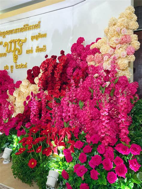 រស្មីមង្គល ដេគ័រ Added A New Photo រស្មីមង្គល ដេគ័រ