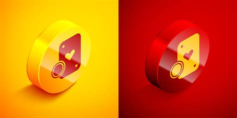 아이소메트릭 카지노 칩과 오렌지와 빨간색 배경에 고립 된 카드 아이콘을 재생합니다 카지노 포커 원 버튼 벡터 일러스트레이션 0명에 대한 스톡 벡터 아트 및 기타 이미지