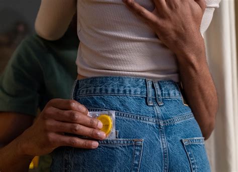 How To Ask For What You Want In Bed According To An Expert