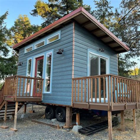 Studio Tiny House Features A Deck Superior Mobility And More Tiny Houses