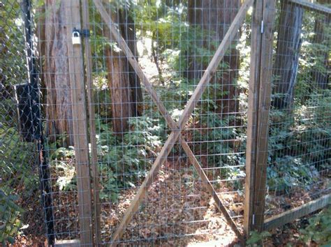 Build A Fence Wood And Wire Gate