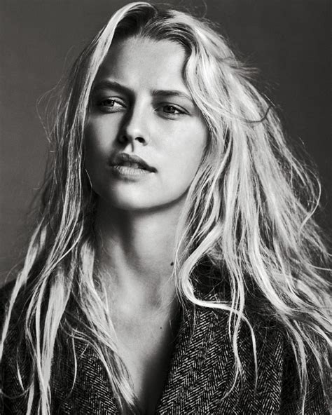 Station Hollywood Cute Actress Teresa Palmer