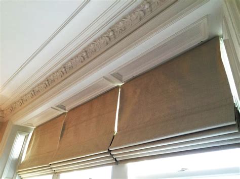 Римские шторы из бежевого бархата на подкладке Салон штор Этюд