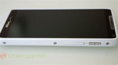 Motorola Droid Razr M Review Ubergizmo