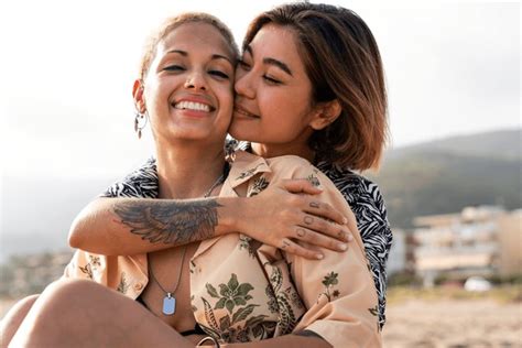 1417 Asian Lesbian Sexy 图片、库存照片、3d 物体和矢量图 Shutterstock