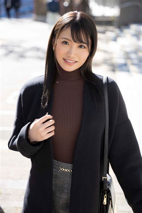 【舞ワイフ公式写真集】寺田芽衣 Aka 伊東紗里奈 首筋を愛撫すると早くも喘ぎだす欲求不満妻 微图坊