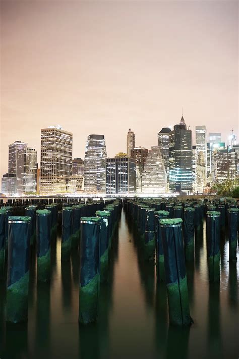 عکس اسکله و رودخانه هادسون با کیفیت فول اچ دی برای دانلود