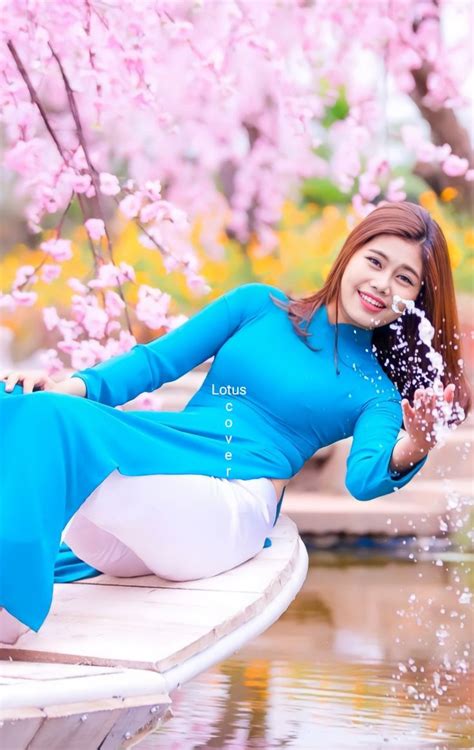 Ghim Của Pemburu Gadis Supergirl Trên Aodai Blue Gurlz Áo Dài Thời