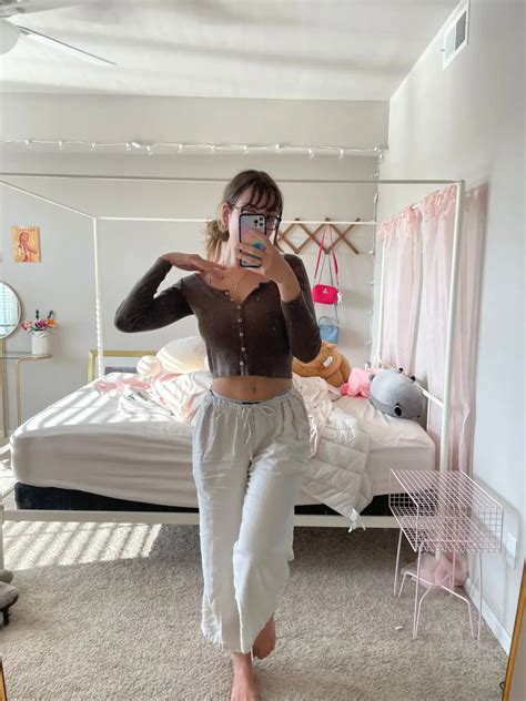 Rowsvee New Nude Photos And Porn Videos