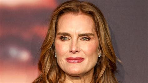 Brooke Shields Var Et Barn Da Hun Blev Tvunget Til At Kysse En Voksen Mand ”jeg Ved Ikke