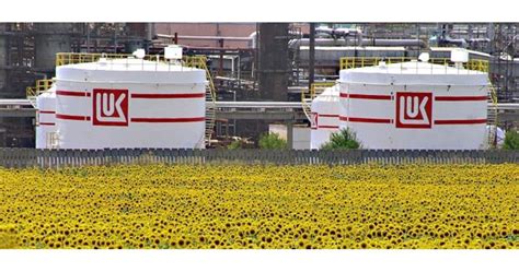 Файненшъл таймс „Лукойл“ може да бъде погълната от местния конкурент „Роснефт“