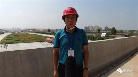 顶着烈日赶工期致敬吉安西站建设者 搜狐大视野 搜狐新闻