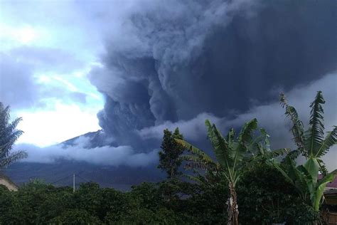 Indonesian Volcano Mount Sinabung Erupts Again Spewing Massive Column