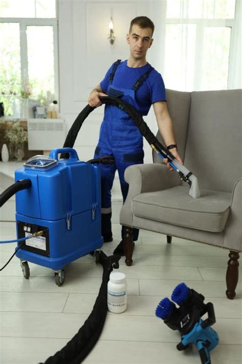 Выездная химчистка мягкой мебели диванов матрасов кресел стульев на