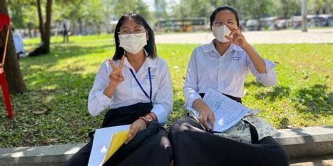 សូមទ្សនារូបភាពមួយចំនួន របស់បេក្ខជនប្រឡងបាក់ឌុប