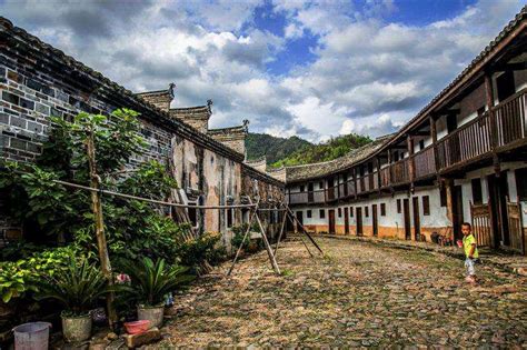 乌石围，江西龙南历史最悠久的围屋，距今已有390年石鼓围屋龙南新浪新闻