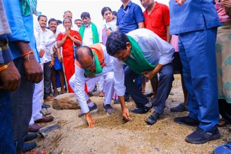 Agriculture Minister Announces Rs 3448 Crore Relief For Flood Hit