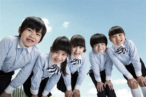 Forenzo祖，教育，亲子，家庭，儿童，婴儿，孩子，学生，夫妻，全家福，父子，母女，母爱，情侣，亲情，友情，爱情，人文，情感， 更多高清素材：