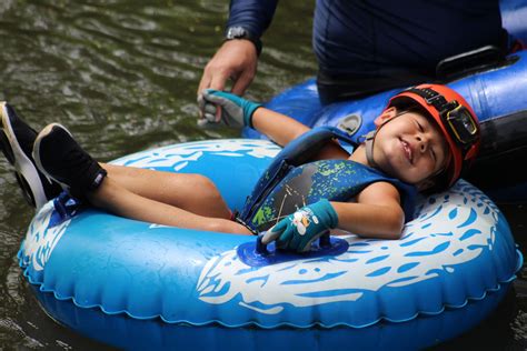 This One Knows How To Float The Lazy River😆🙌🏾🏞💙 Tubingkauai Kauaitubing Kauai