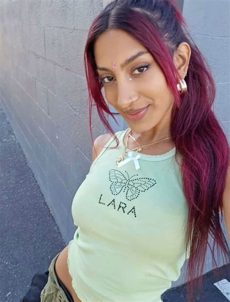 Pin By Daniela Rojas On Lara 💚 Katseye Lara Pretty Celebrities