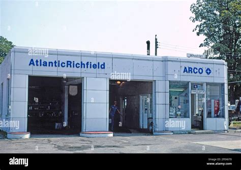 Arco Gas Station 1970s Hi Res Stock Photography And Images Alamy