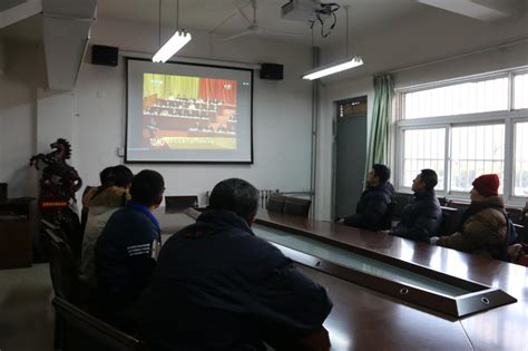 体育学院师生共同观看庆祝改革开放40周年大会直播 渭南师范学院新闻网