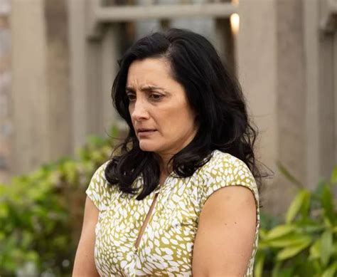 Emmerdales Manpreet Makes Shock Discovery As Ellas Secret Finally Revealed Daily Star