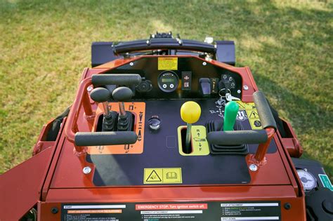 SK900-web | DitchWitch.cz