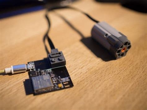 This Esp32 Based Remote Works With Lego Technic Motors — And Steam Controllers