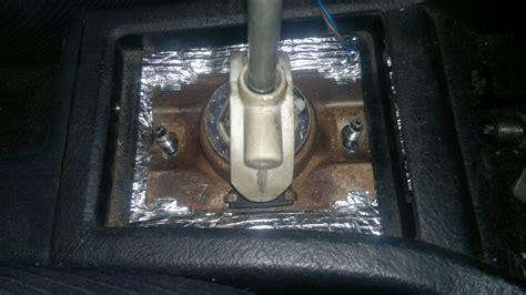 Обслуживание рычага выбора передач — Audi 80 B4 2 л 1993 года своими руками Drive2