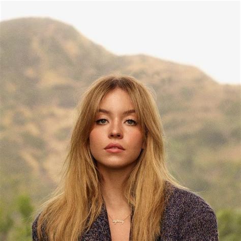 Sydney Sweeney On Instagram My Cover For Smoda Is On Stands Now 🫶
