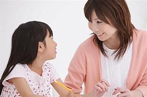 和孩子聊天总是把天聊死了 教你4个技巧 聊天不再尴尬