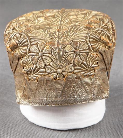 Курица на голове гид по выставке «Кокошник Традиции красоты в Коломенском Точка Арт