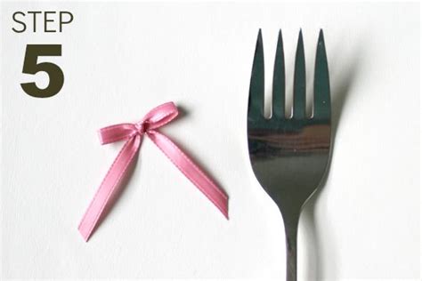 Use A Fork To Make A Bow The Make Your Own Zone