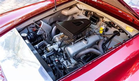 5 Smallest Displacement V8 Engines Ever Fitted Into Production Cars Autoevolution