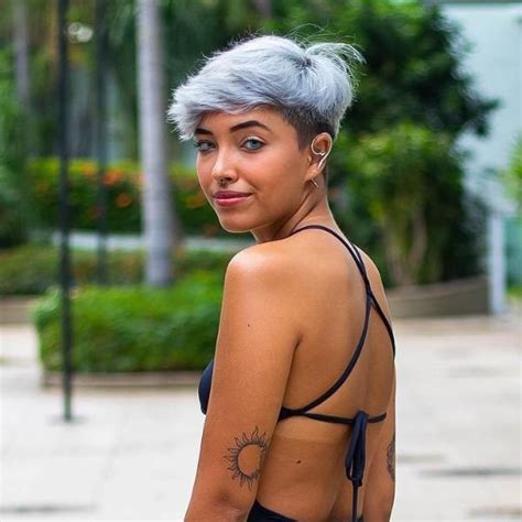 50 Feminine Undercut Pixie For Women Hair Motive