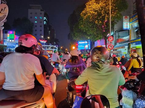 Tr I Nghi M Oppo Reno T G Mang Ng N Ng Thi T K C A Flagship Trong T M Gi Ch Tri U Ng