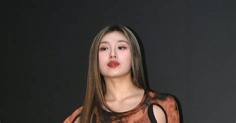 [포토] 댄서 리정 시크하게