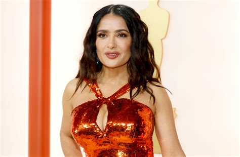 With The Open Dress Salma Hayek Is Shown Eating At Home Trending News
