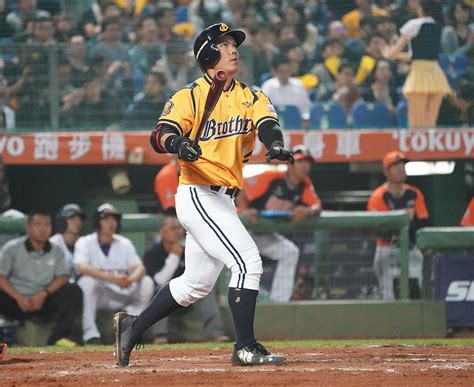 veteran chou szu chi files for salary arbitration cpbl stats
