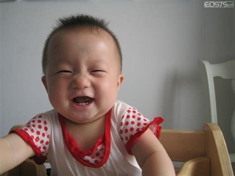 孩子大笑 儿童大笑 子大笑 大山谷图库