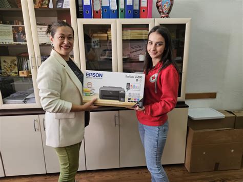 ДОНАЦИЈА ВО ОУРЦ МАЦА ОВЧАРОВА Црвен крст на РСМ Општинска организација Велес денеска изврши