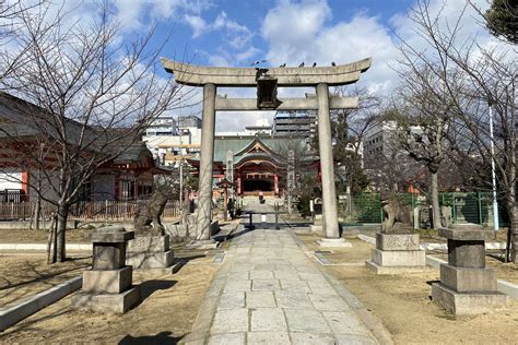 土佐稲荷神社拝殿と二の鳥居土佐稲荷神社大阪府大阪市西区 八百万の神